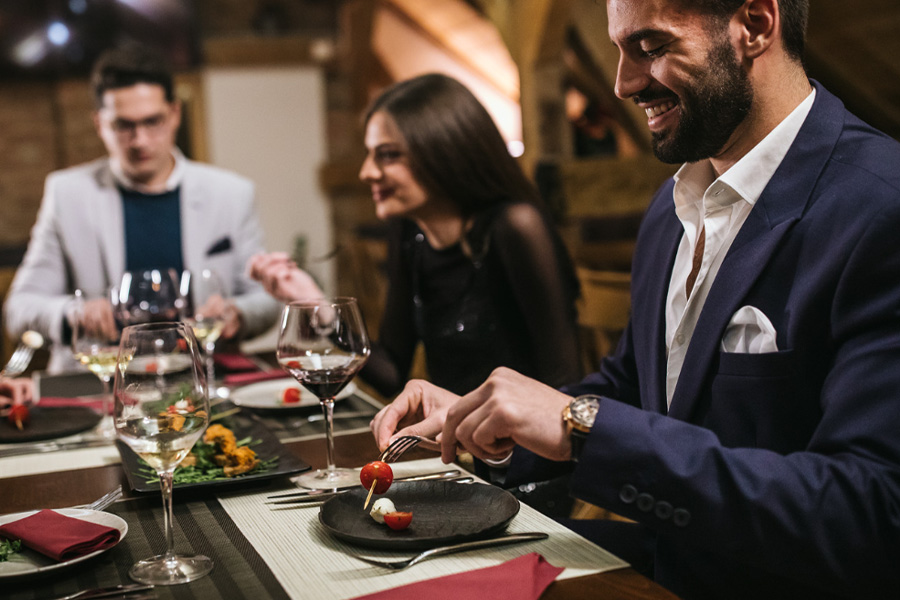 15 Fine-Dining Etiquette Rules You Should Know | La Patiala