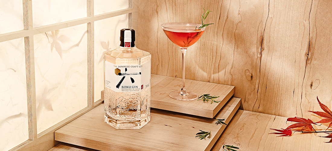 15 Festive Gin Cocktails for Christmas and the Holiday Season | La Patiala