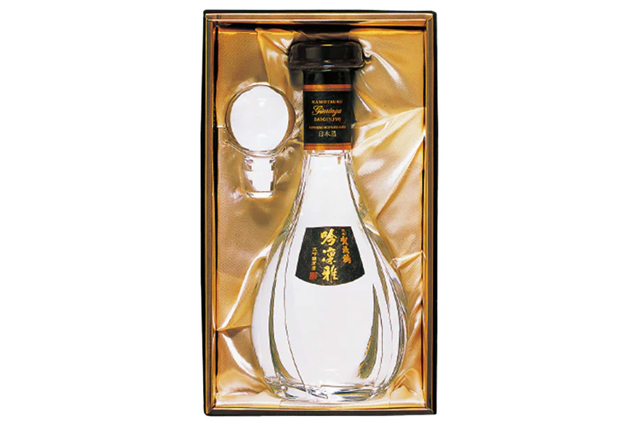The 10 Best Bottles of Luxury Sake | La Patiala