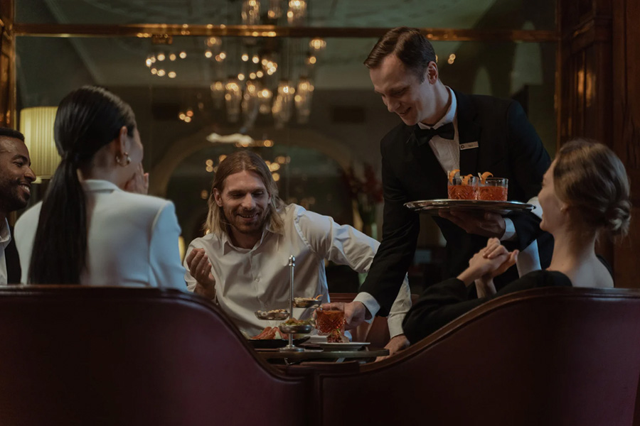 15 Fine-Dining Etiquette Rules You Should Know | La Patiala